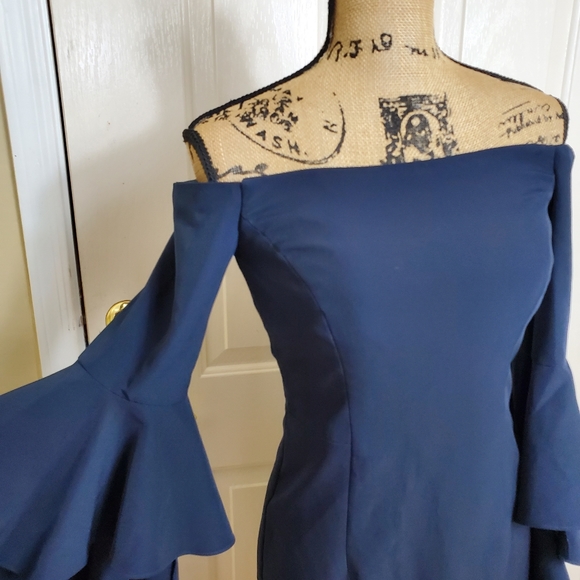 Milly | Dresses | Milly Black Selena Italian Cady Bell Sleeve Midi ...